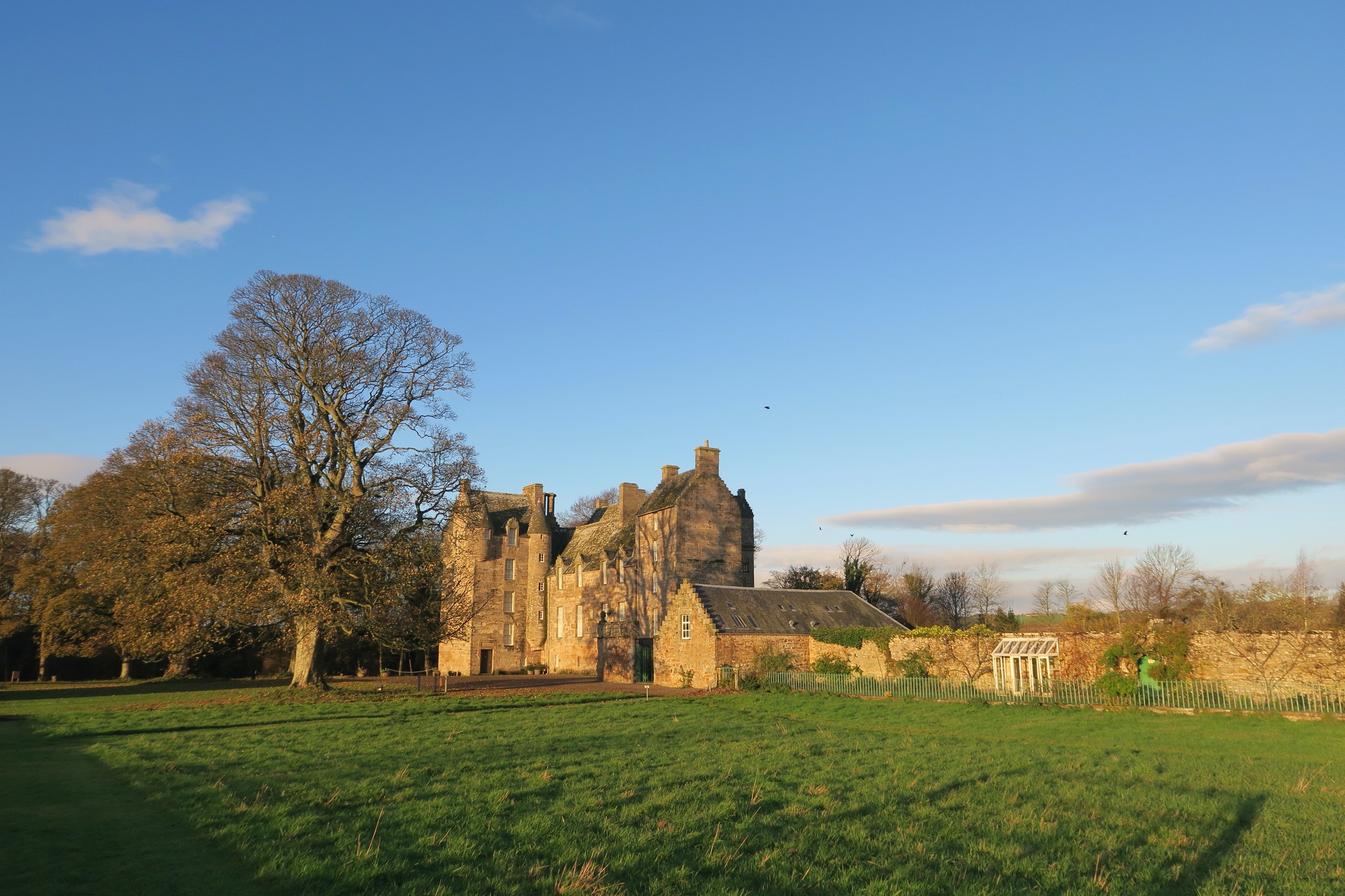 John Henry Lorimer Exhibition & Kellie Castle – Starfish Travel